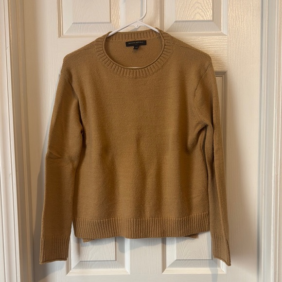 Banana Republic | Sweaters | Banana Republic Tan Crew Neck Sweater ...